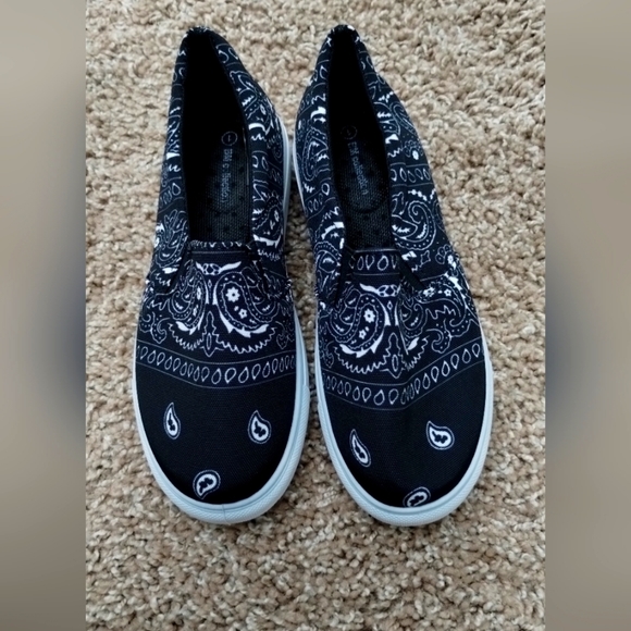 BM Collection | Shoes | Bandana Platform Girls Sneaker | Poshmark